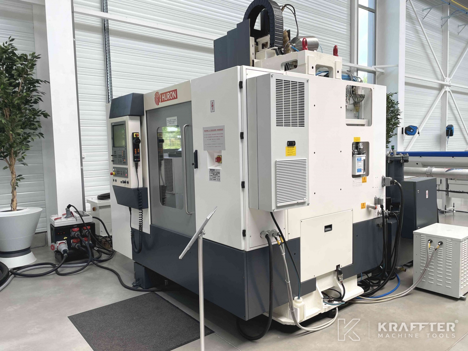 Huron VX6 apc Centre d'usinage cnc 3 axes palettisés occasion (72)